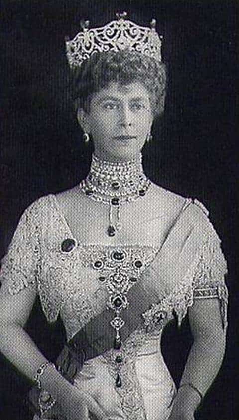 The Cambridge and Delhi Dunbar Parure – Authority on Diamonds, Pearls ...